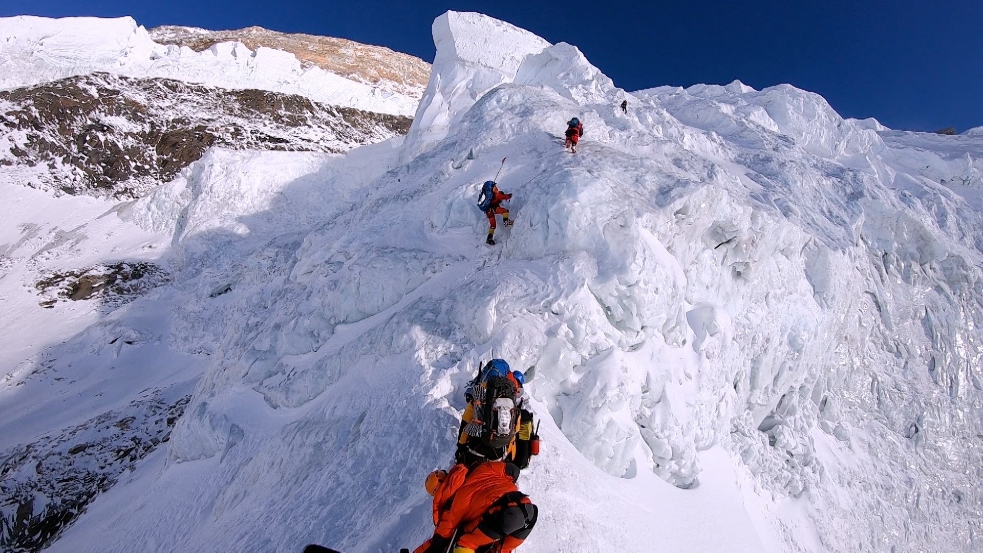 登山家 渡邉直子：8000m峰14座制覇と彼女の魅力に迫る - THE Roots【スポーツ＆アウトドア】